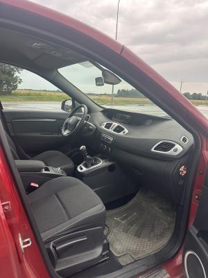 Sarkans Renault Megane 2010 Tallina, ar dzinēja tilpumu 1.90 L un nobraukumu 395 tūkst. km par 2200 €, foto 18 vietnē AUTOMOTO.COM.LV