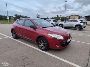 Sarkans Renault Megane 2011 Klaipėda, ar dzinēja tilpumu 1.60 L un nobraukumu 88 tūkst. km par 4050 €, foto 4 vietnē AUTOMOTO.COM.LV