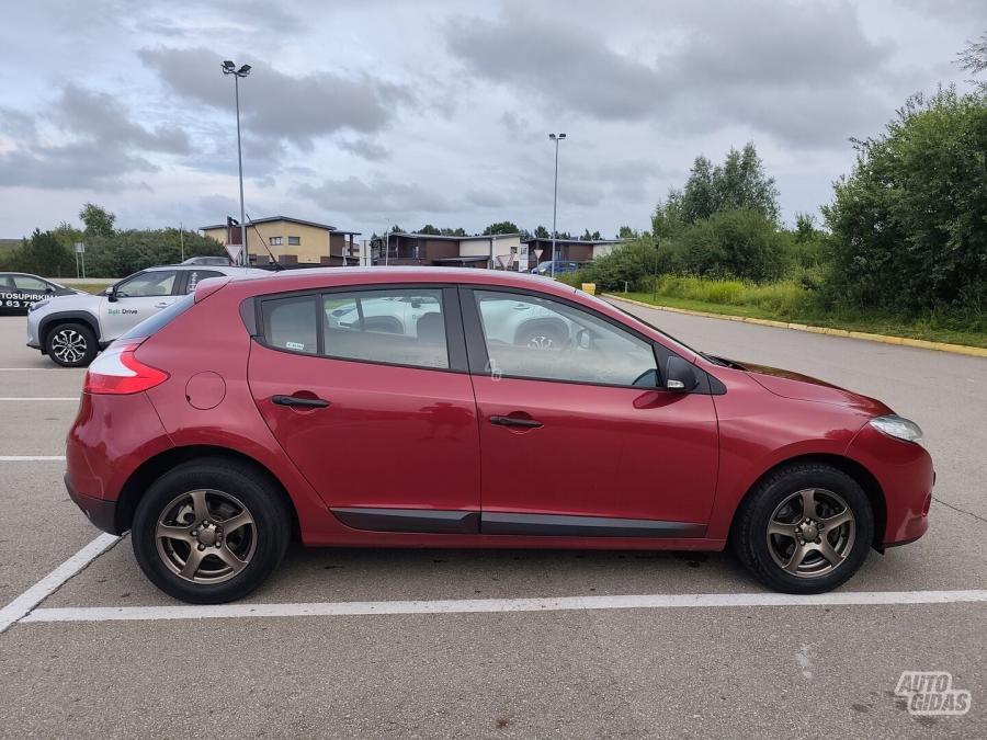 Sarkans Renault Megane 2011 Klaipėda, ar dzinēja tilpumu 1.60 L un nobraukumu 88 tūkst. km par 4050 €, foto 9 vietnē AUTOMOTO.COM.LV