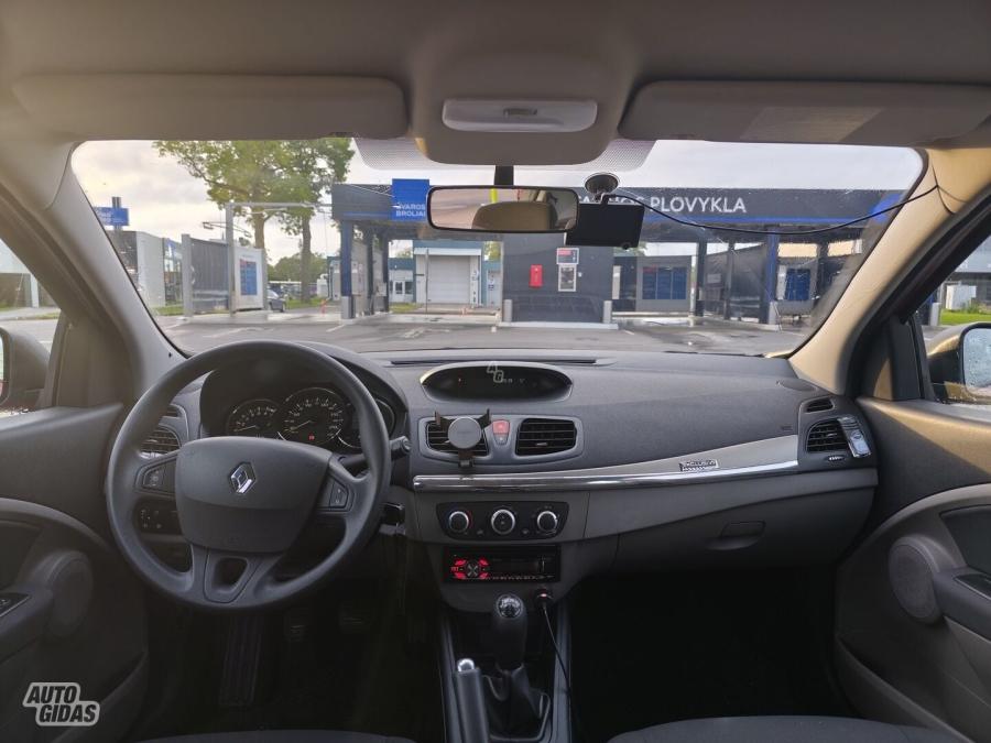 Sarkans Renault Megane 2011 Klaipėda, ar dzinēja tilpumu 1.60 L un nobraukumu 88 tūkst. km par 4050 €, foto 16 vietnē AUTOMOTO.COM.LV