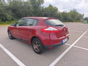 Sarkans Renault Megane 2011 Klaipėda, ar dzinēja tilpumu 1.60 L un nobraukumu 88 tūkst. km par 4000 €, foto 7 vietnē AUTOMOTO.COM.LV