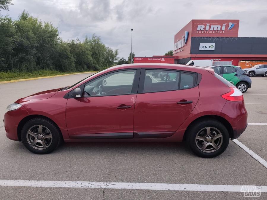 Sarkans Renault Megane 2011 Klaipėda, ar dzinēja tilpumu 1.60 L un nobraukumu 88 tūkst. km par 4000 €, foto 8 vietnē AUTOMOTO.COM.LV