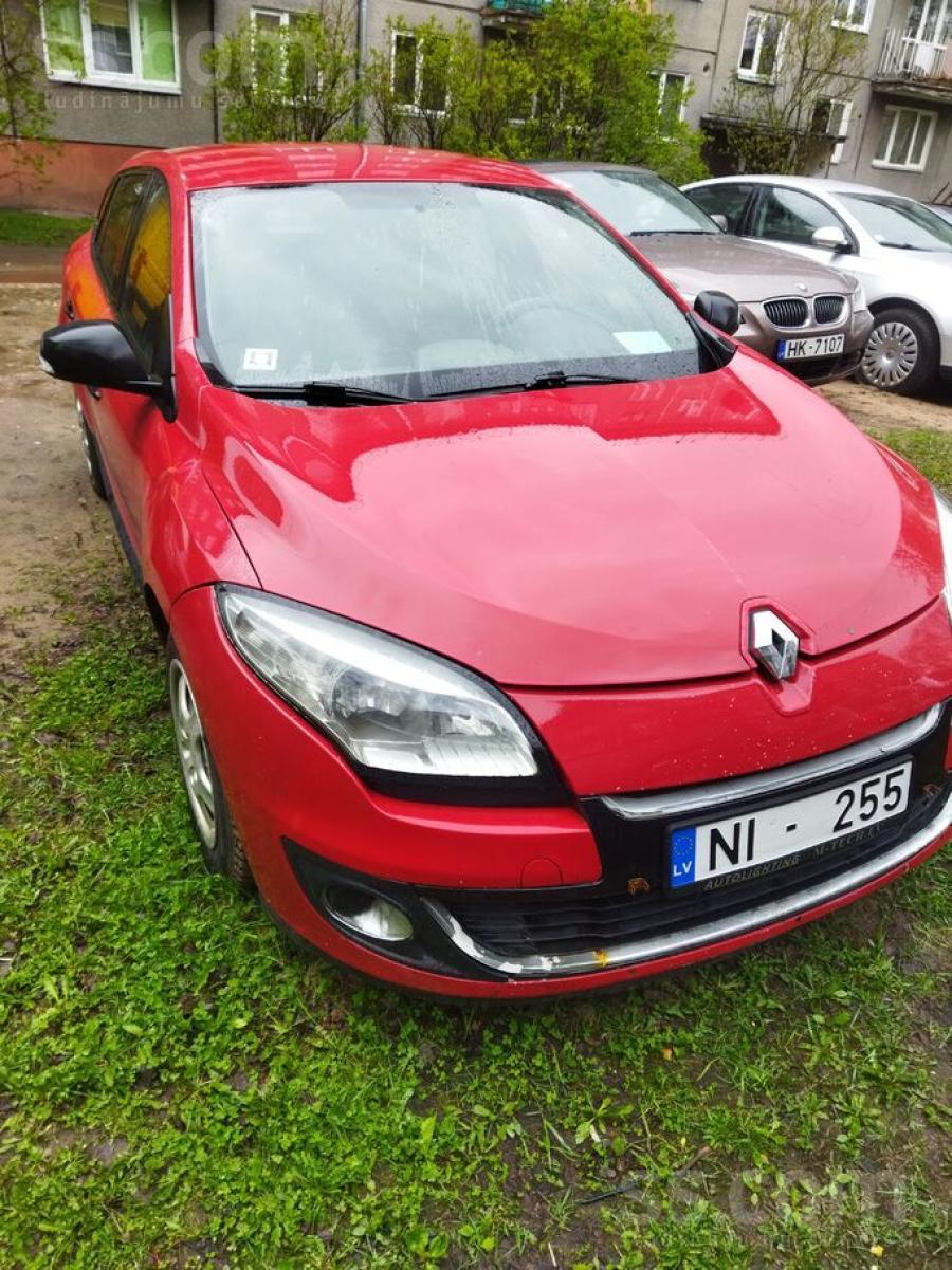Sarkans Renault Megane 2013 Rīga, ar dzinēja tilpumu 1.50 L un nobraukumu 300 tūkst. km par 1800 €, foto 1 vietnē AUTOMOTO.COM.LV