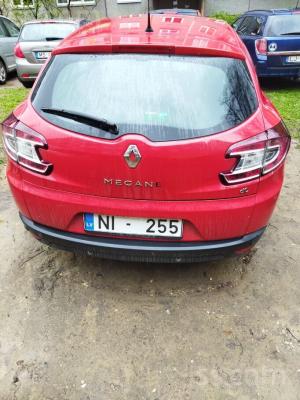 Sarkans Renault Megane 2013 Rīga, ar dzinēja tilpumu 1.50 L un nobraukumu 300 tūkst. km par 1800 €, foto 5 vietnē AUTOMOTO.COM.LV
