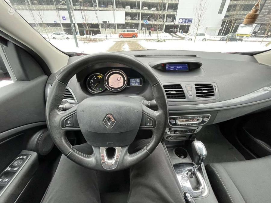 Red Renault Megane 2015 in Vilnius, with an engine capacity of 1.46 L and mileage of 170 thousand km for 4500 €, photo 8 on AUTOMOTO.COM.LV