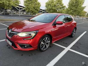 Sarkans Renault Megane 2016 Tauragė, ar dzinēja tilpumu 1.60 L un nobraukumu 136 tūkst. km par 8700 €, foto  vietnē AUTOMOTO.COM.LV