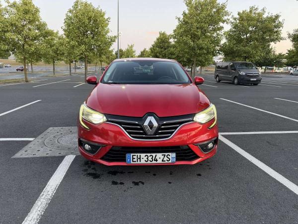 Sarkans Renault Megane 2016 Tauragė, ar dzinēja tilpumu 1.60 L un nobraukumu 136 tūkst. km par 8700 €, foto 2 vietnē AUTOMOTO.COM.LV