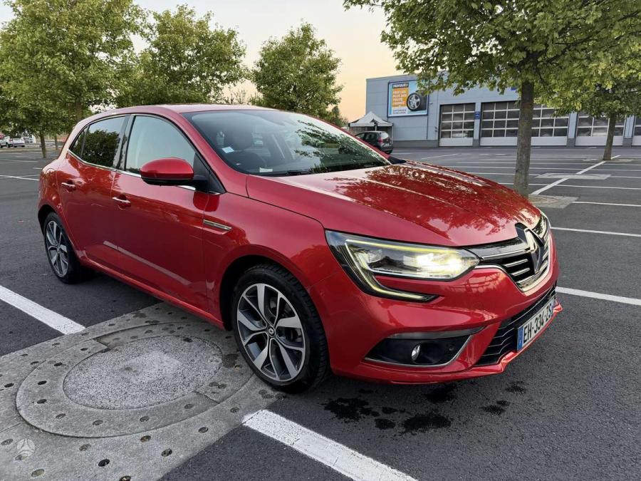 Sarkans Renault Megane 2016 Tauragė, ar dzinēja tilpumu 1.60 L un nobraukumu 136 tūkst. km par 8700 €, foto 4 vietnē AUTOMOTO.COM.LV