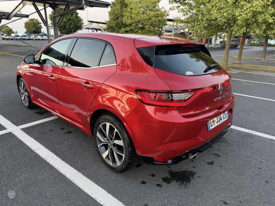 Sarkans Renault Megane 2016 Tauragė, ar dzinēja tilpumu 1.60 L un nobraukumu 136 tūkst. km par 8700 €, foto 8 vietnē AUTOMOTO.COM.LV
