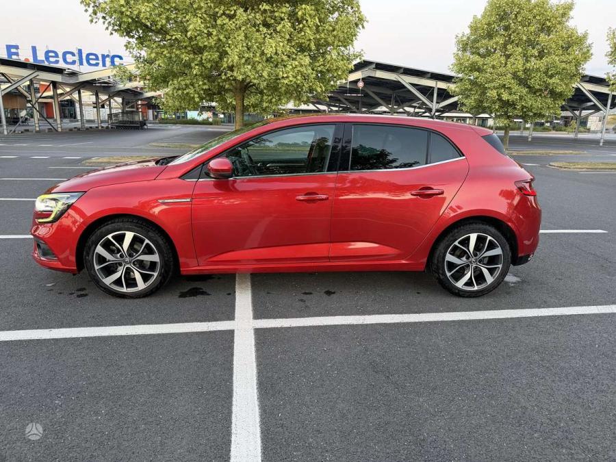 Sarkans Renault Megane 2016 Tauragė, ar dzinēja tilpumu 1.60 L un nobraukumu 136 tūkst. km par 8700 €, foto 9 vietnē AUTOMOTO.COM.LV