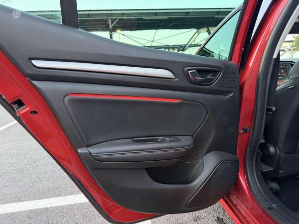 Sarkans Renault Megane 2016 Tauragė, ar dzinēja tilpumu 1.60 L un nobraukumu 136 tūkst. km par 8700 €, foto 10 vietnē AUTOMOTO.COM.LV
