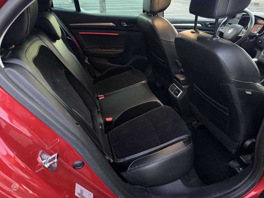 Sarkans Renault Megane 2016 Tauragė, ar dzinēja tilpumu 1.60 L un nobraukumu 136 tūkst. km par 8700 €, foto 14 vietnē AUTOMOTO.COM.LV