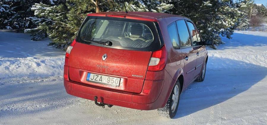 Red Renault Megane 2007 in Vilnius, with an engine capacity of 2.00 L and mileage of 244 thousand km for 1250 €, photo 2 on AUTOMOTO.COM.LV