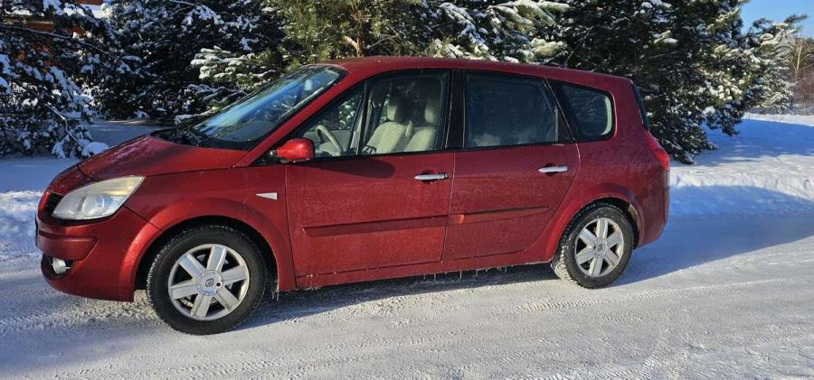 Red Renault Megane 2007 in Vilnius, with an engine capacity of 2.00 L and mileage of 244 thousand km for 1250 €, photo 4 on AUTOMOTO.COM.LV