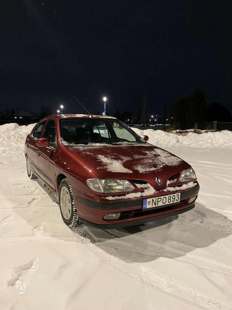 Sarkans Renault Megane 1997 Kauņa, ar dzinēja tilpumu 1.60 L un nobraukumu 123 tūkst. km par 1300 €, foto 1 vietnē AUTOMOTO.COM.LV