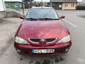 Red Renault Megane 2000 in Kaunas, with an engine capacity of 1.60 L and mileage of 295 thousand km for 550 €, photo 3 on AUTOMOTO.COM.LV