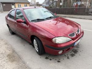 Red Renault Megane 2000 in Kaunas, with an engine capacity of 1.60 L and mileage of 295 thousand km for 550 €, photo 4 on AUTOMOTO.COM.LV