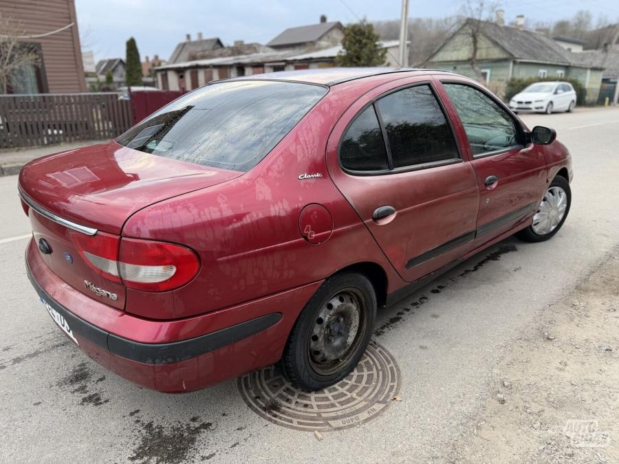 Red Renault Megane 2000 in Kaunas, with an engine capacity of 1.60 L and mileage of 295 thousand km for 550 €, photo 6 on AUTOMOTO.COM.LV
