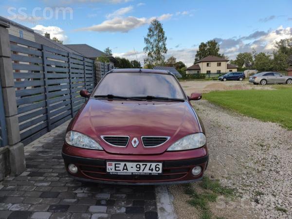 Red Renault Megane 2000 in Riga, with an engine capacity of 1.60 L and mileage of 187 thousand km for 600 €, photo 5 on AUTOMOTO.COM.LV
