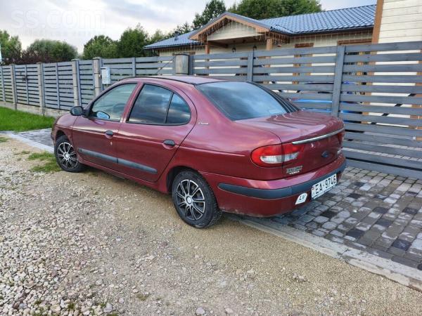 Red Renault Megane 2000 in Riga, with an engine capacity of 1.60 L and mileage of 187 thousand km for 600 €, photo 6 on AUTOMOTO.COM.LV