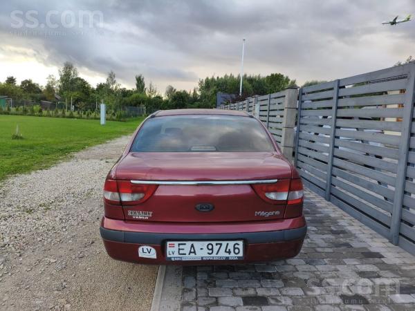 Red Renault Megane 2000 in Riga, with an engine capacity of 1.60 L and mileage of 187 thousand km for 600 €, photo 7 on AUTOMOTO.COM.LV