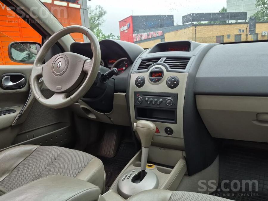 Sarkans Renault Megane 2005 Rīga, ar dzinēja tilpumu 2.00 L un nobraukumu 201 tūkst. km par 1550 €, foto 4 vietnē AUTOMOTO.COM.LV