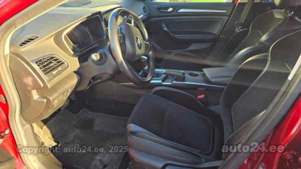 Red Renault Megane 2018 in Tallinn, with an engine capacity of 1.20 L and mileage of 115 thousand km for 8900 €, photo 11 on AUTOMOTO.COM.LV