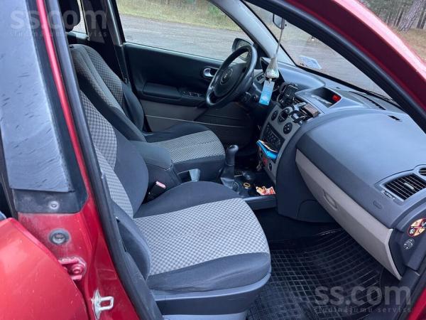 Sarkans Renault Megane 2005 Liepāja, ar dzinēja tilpumu 1.60 L un nobraukumu 0 tūkst. km par 1200 €, foto 4 vietnē AUTOMOTO.COM.LV