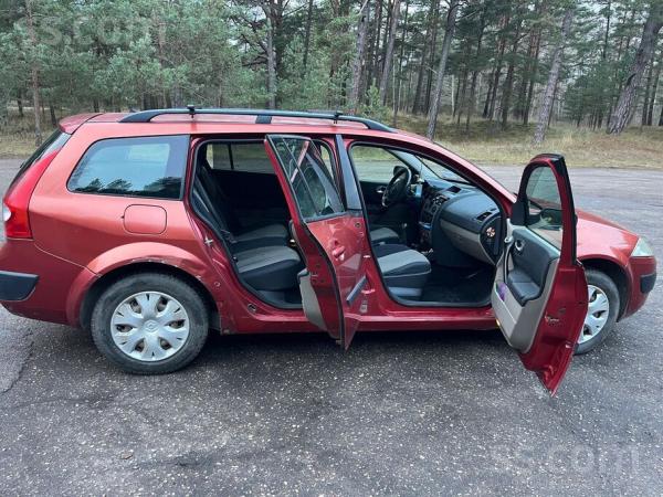 Sarkans Renault Megane 2005 Liepāja, ar dzinēja tilpumu 1.60 L un nobraukumu 0 tūkst. km par 1200 €, foto 6 vietnē AUTOMOTO.COM.LV
