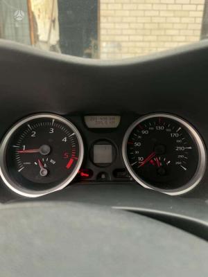 Red Renault Megane 2007 in Siauliai, with an engine capacity of 1.87 L and mileage of 270 thousand km for 1250 €, photo 12 on AUTOMOTO.COM.LV