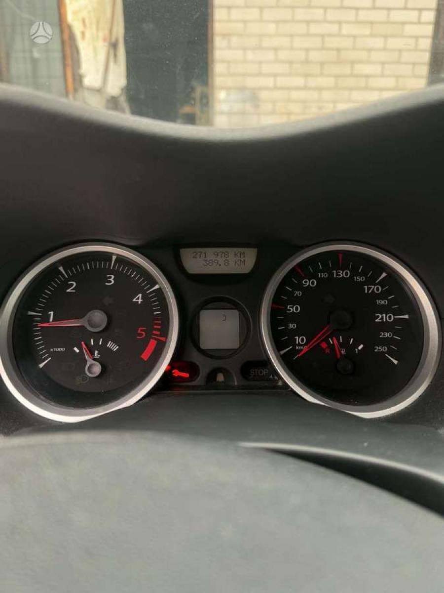Red Renault Megane 2007 in Siauliai, with an engine capacity of 1.87 L and mileage of 270 thousand km for 1250 €, photo 12 on AUTOMOTO.COM.LV
