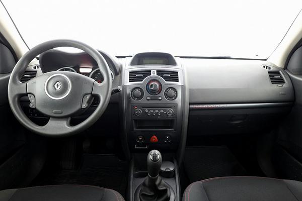 Sarkans Renault Megane 2007 Tallina, ar dzinēja tilpumu 1.60 L un nobraukumu 116 tūkst. km par 1499 €, foto 6 vietnē AUTOMOTO.COM.LV