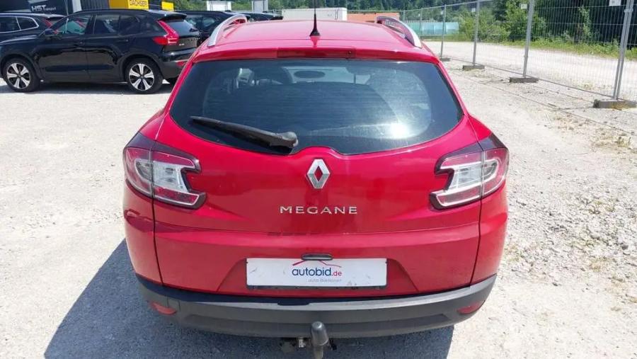 Sarkans Renault Megane 2009 Limbaži, ar dzinēja tilpumu 1.60 L un nobraukumu 169 tūkst. km par 3950 €, foto 6 vietnē AUTOMOTO.COM.LV
