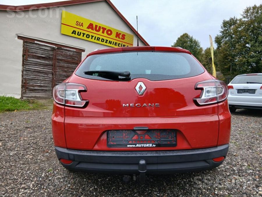 Sarkans Renault Megane 2009 Limbaži, ar dzinēja tilpumu 1.60 L un nobraukumu 169 tūkst. km par 3950 €, foto 6 vietnē AUTOMOTO.COM.LV