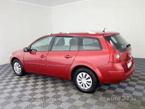 Red Renault Megane 2010 in Tallinn, with an engine capacity of 1.40 L and mileage of 383 thousand km for 1199 €, photo 4 on AUTOMOTO.COM.LV