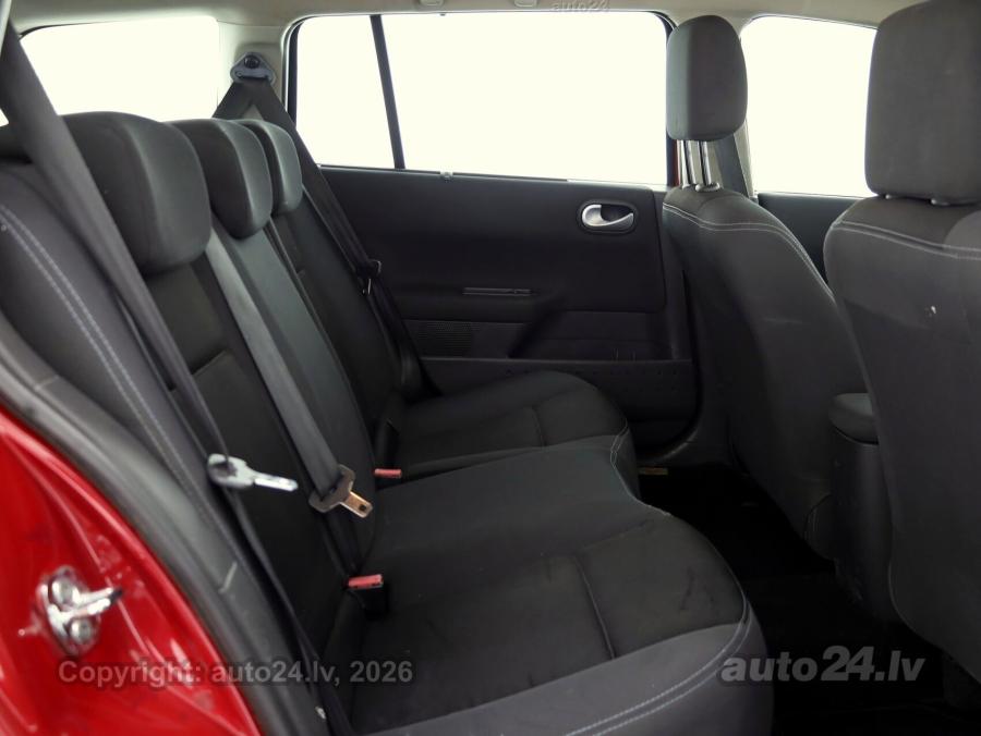 Sarkans Renault Megane 2010 Tallina, ar dzinēja tilpumu 1.40 L un nobraukumu 383 tūkst. km par 999 €, foto 8 vietnē AUTOMOTO.COM.LV