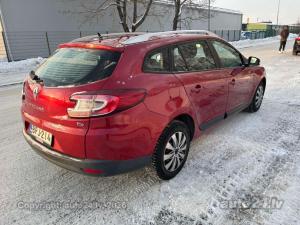 Sarkans Renault Megane 2012 Tallina, ar dzinēja tilpumu 1.40 L un nobraukumu 0 tūkst. km par 2600 €, foto  vietnē AUTOMOTO.COM.LV