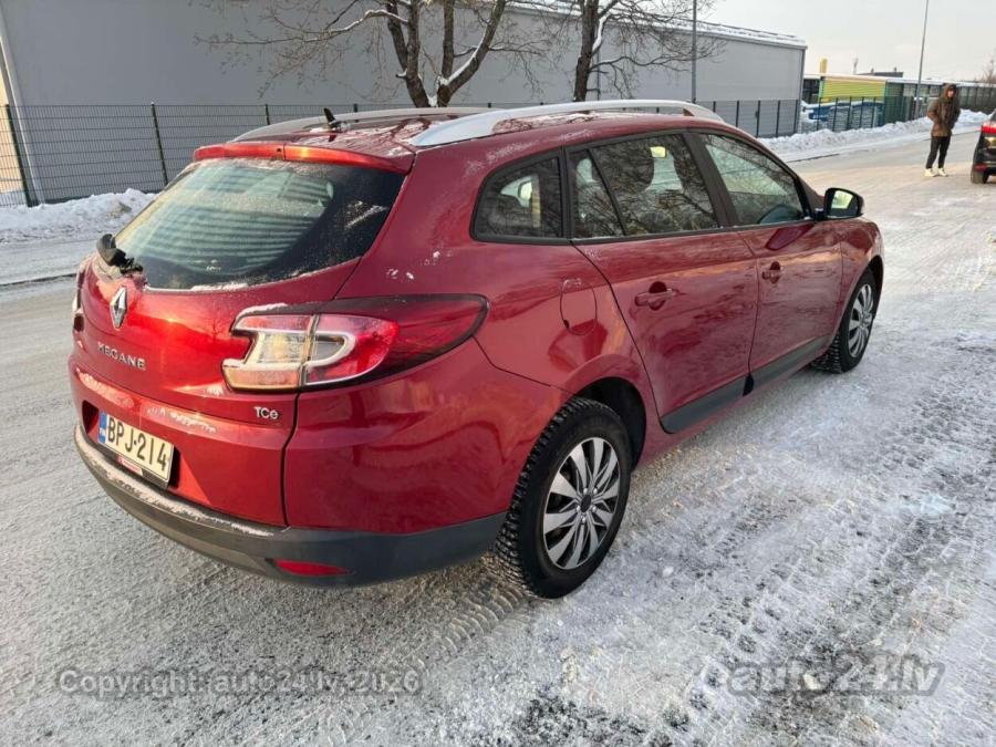 Sarkans Renault Megane 2012 Tallina, ar dzinēja tilpumu 1.40 L un nobraukumu 0 tūkst. km par 2600 €, foto 1 vietnē AUTOMOTO.COM.LV
