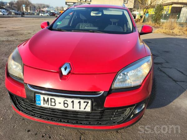Красный Рено Меган 2013 в Рига, объемом двигателя 1.50 л и пробегом 380 тыс. км за 1200 €, фото 1 на AUTOMOTO.COM.LV