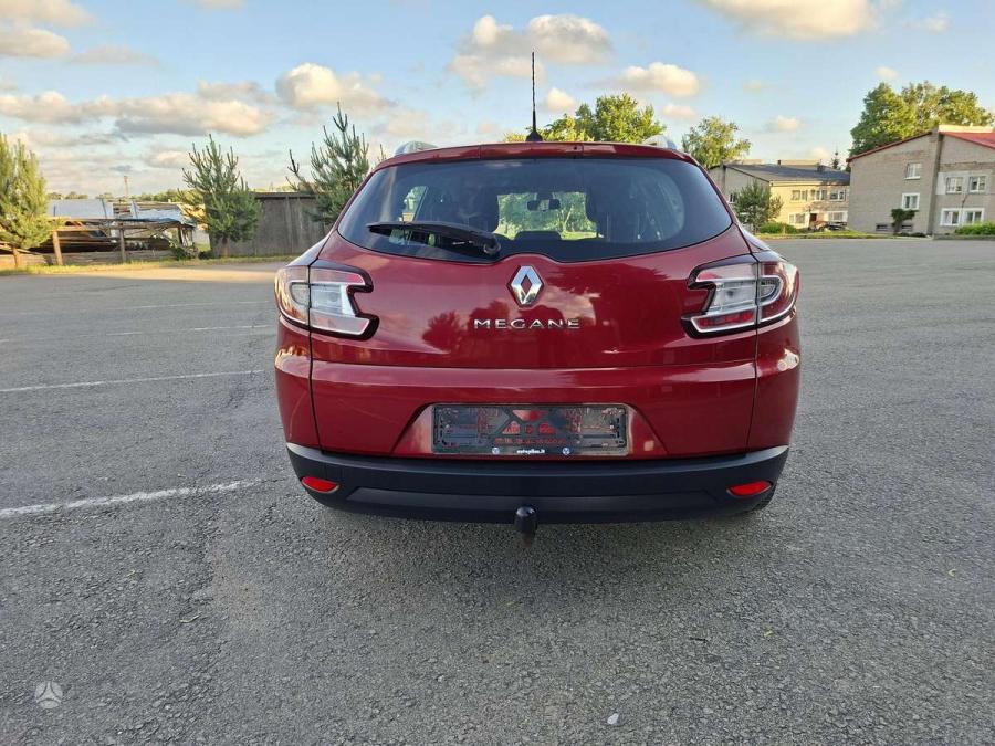 Red Renault Megane 2013 in Taurage, with an engine capacity of 1.46 L and mileage of 187 thousand km for 3350 €, photo 9 on AUTOMOTO.COM.LV