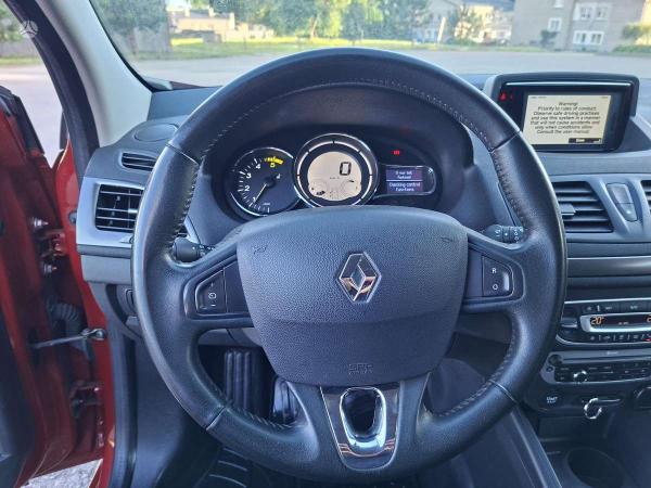 Sarkans Renault Megane 2013 Tauragė, ar dzinēja tilpumu 1.46 L un nobraukumu 187 tūkst. km par 3350 €, foto 10 vietnē AUTOMOTO.COM.LV
