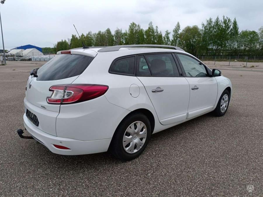 Red Renault Megane 2013 in Kaunas, with an engine capacity of 1.46 L and mileage of 246 thousand km for 3999 €, photo 9 on AUTOMOTO.COM.LV