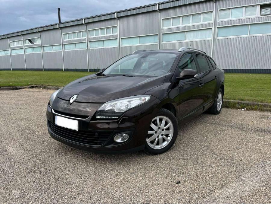 Red Renault Megane 2014 in Taurage, with an engine capacity of 1.20 L and mileage of 205 thousand km for 2400 €, photo 1 on AUTOMOTO.COM.LV