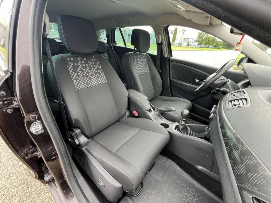 Red Renault Megane 2014 in Taurage, with an engine capacity of 1.20 L and mileage of 205 thousand km for 2400 €, photo 14 on AUTOMOTO.COM.LV