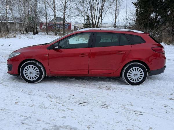 Red Renault Megane 2015 in Siauliai, with an engine capacity of 1.20 L and mileage of 270 thousand km for 2700 €, photo 2 on AUTOMOTO.COM.LV