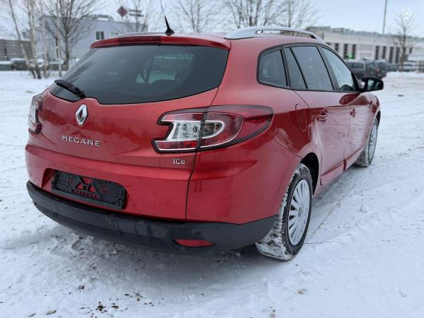 Red Renault Megane 2015 in Siauliai, with an engine capacity of 1.20 L and mileage of 270 thousand km for 2700 €, photo 4 on AUTOMOTO.COM.LV