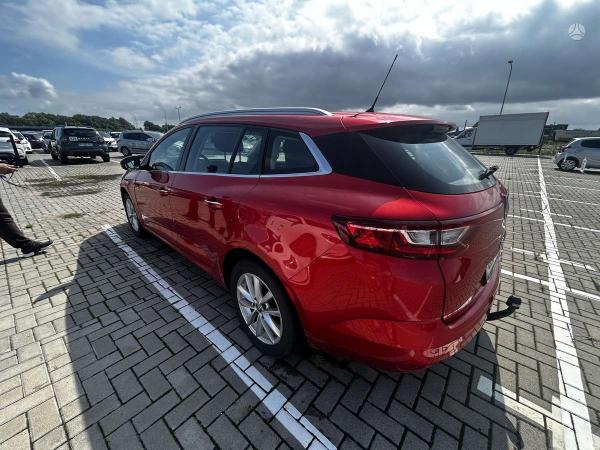 Sarkans Renault Megane 2016 Tauragė, ar dzinēja tilpumu 1.20 L un nobraukumu 180 tūkst. km par 4999 €, foto 3 vietnē AUTOMOTO.COM.LV