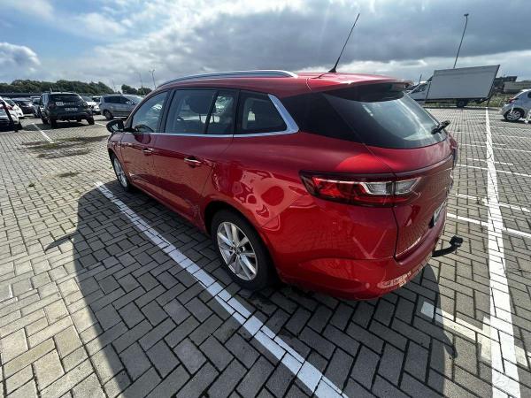 Sarkans Renault Megane 2016 Tauragė, ar dzinēja tilpumu 1.20 L un nobraukumu 180 tūkst. km par 4999 €, foto 4 vietnē AUTOMOTO.COM.LV