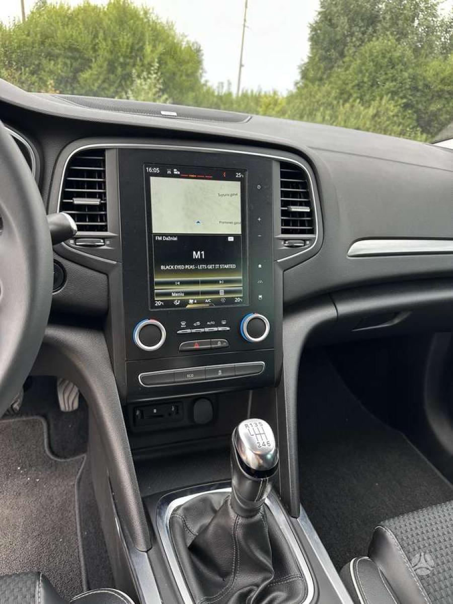 Red Renault Megane 2016 in Taurage, with an engine capacity of 1.20 L and mileage of 100 thousand km for 6100 €, photo 20 on AUTOMOTO.COM.LV