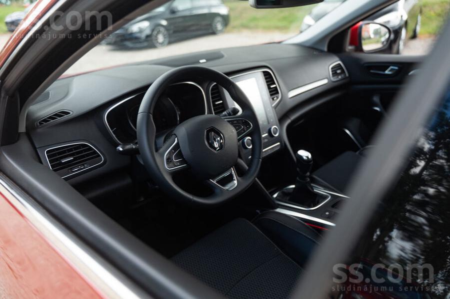 Red Renault Megane 2016 in Liepaja, with an engine capacity of 1.20 L and mileage of 101 thousand km for 7200 €, photo 17 on AUTOMOTO.COM.LV